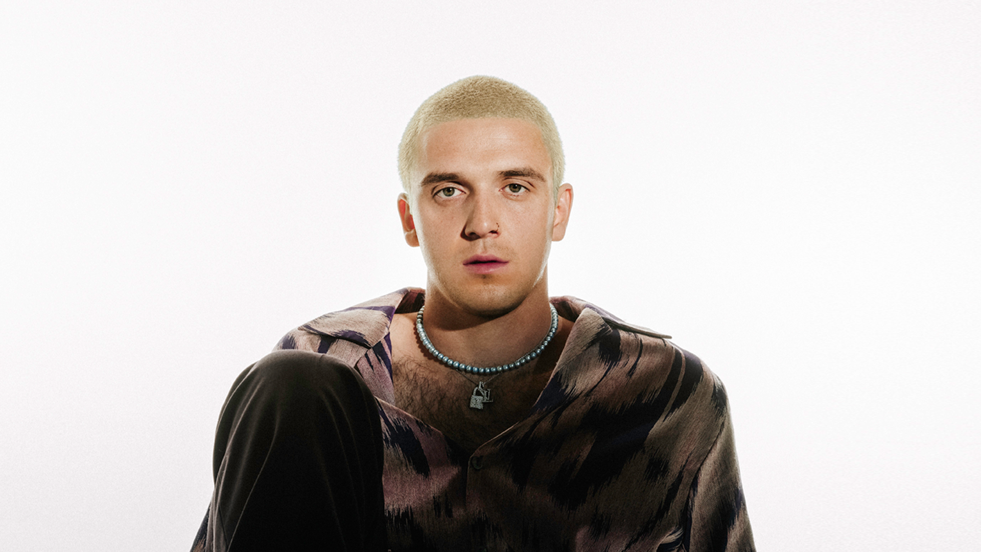 Lauv Returns With New Single 'Love U Like That' - The House Of Pop