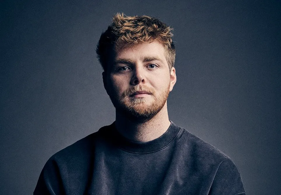 Alex Warren Announces Debut Album 'You’ll Be Alright, Kid' Out Next ...